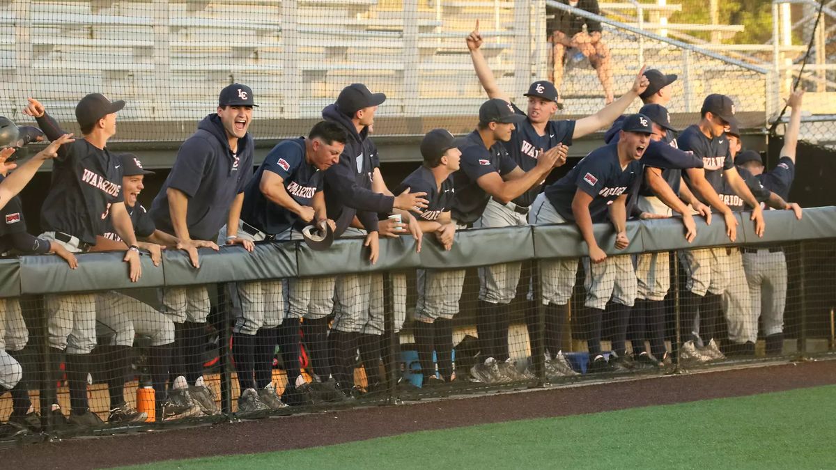 COLLEGE ROUNDUP: Big-hitting Warriors sweep baseball twinbill against ...