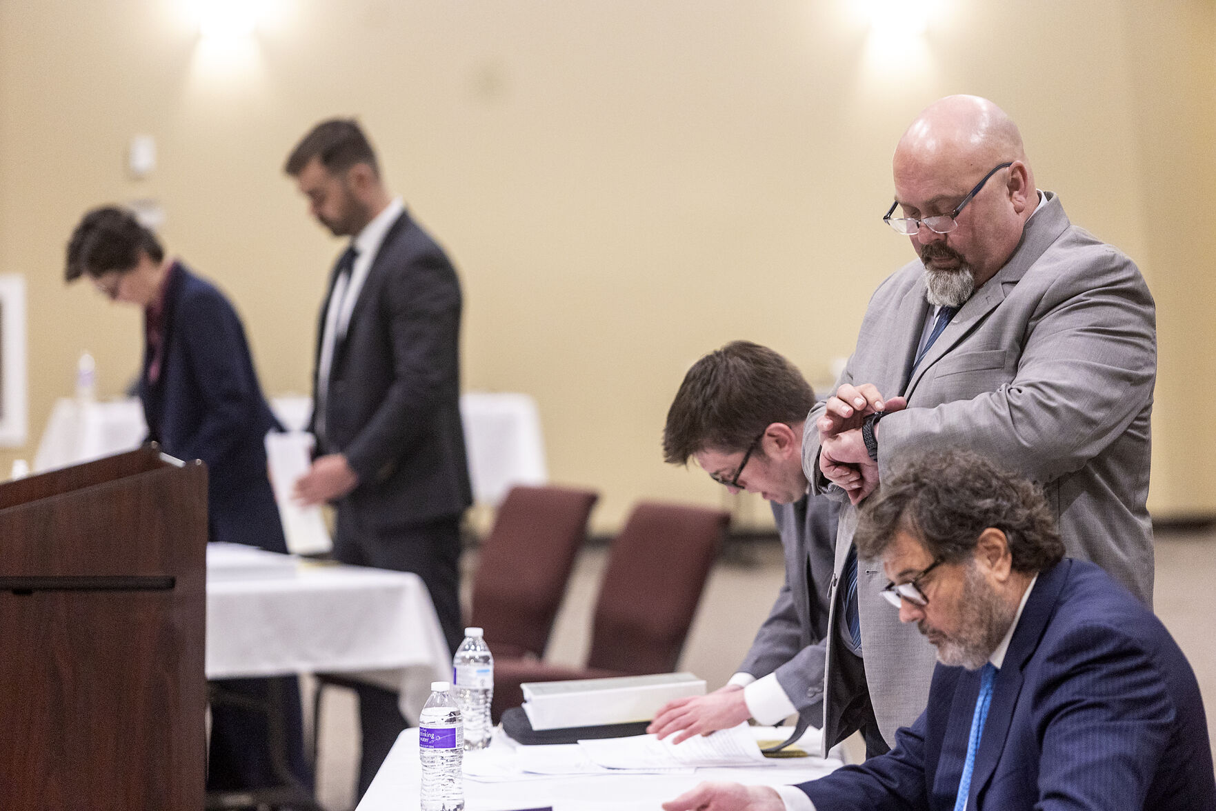 Former judge accepts plea deal