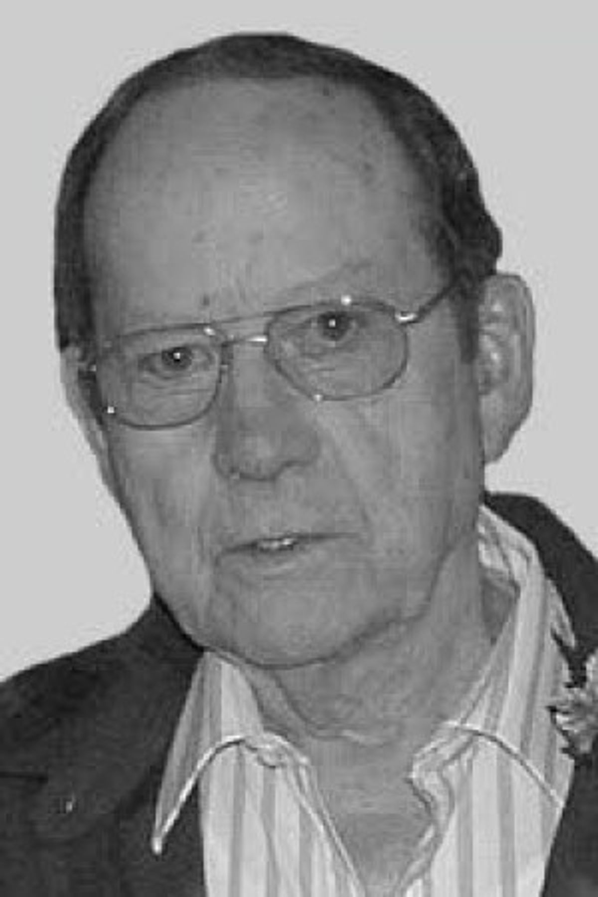 Raymond E. Stephens, 78, Pullman