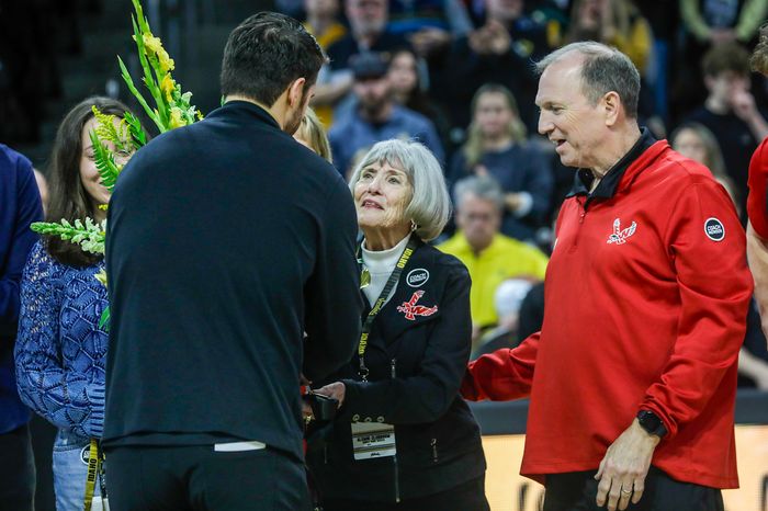 Mitchell pours in 32, Vandals outlast EWU in Don Monson tribute game
