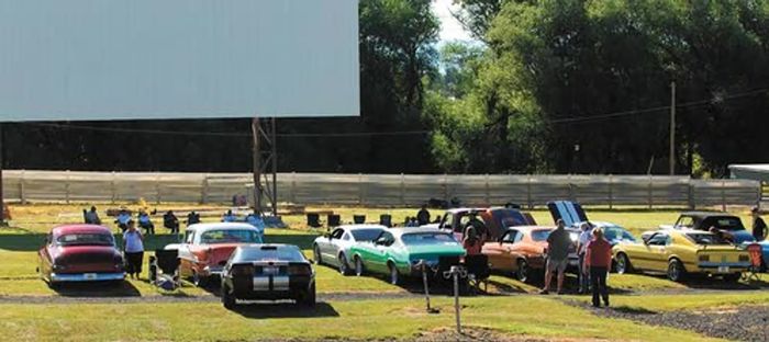 Sunset Auto Vue drive-in movie theater