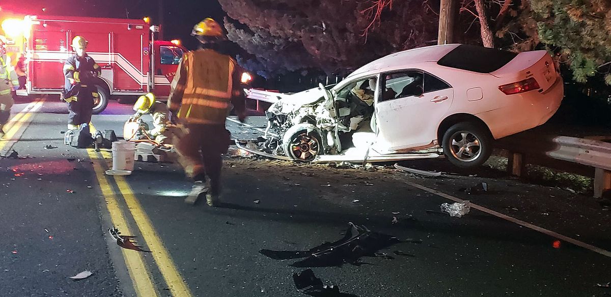 Clarkston teenager hospitalized after two-vehicle crash