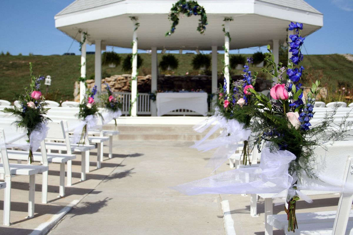 Bonusfamily wedding breaks ‘normal’ protocol