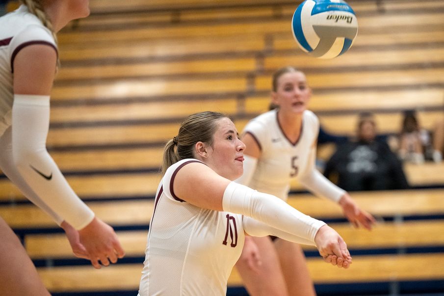 Kubs topple Trojan volleyball dynasty at Districts