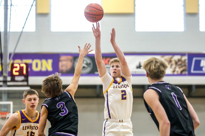 Lewiston boys drop tough hoops game against Rocky Mountain