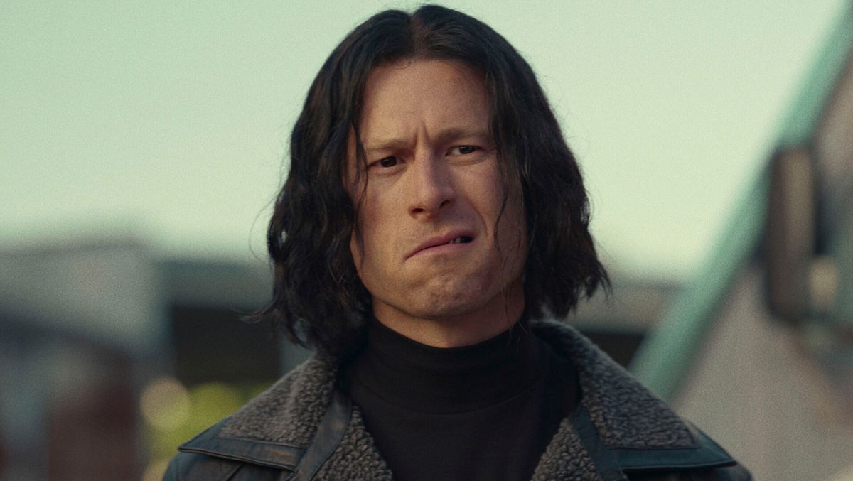 Movie review: Glen Powell gets it in gear in ‘Hit Man’