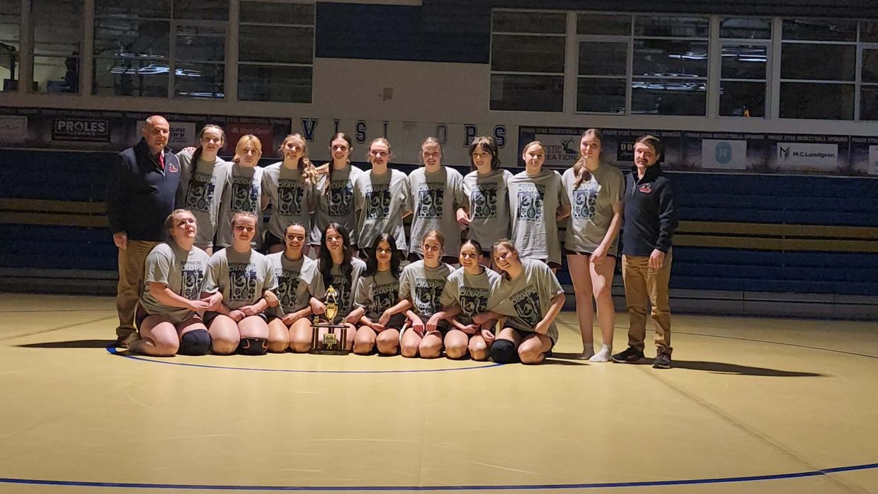 AREA ROUNDUP: Bantams clinch their first girls wrestling dis...
