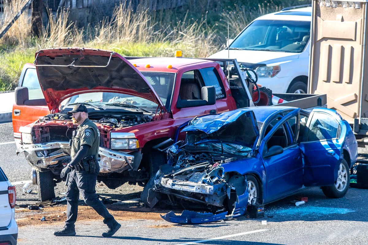 One man taken to hospital following crash on Fleshman Way in Clarkston