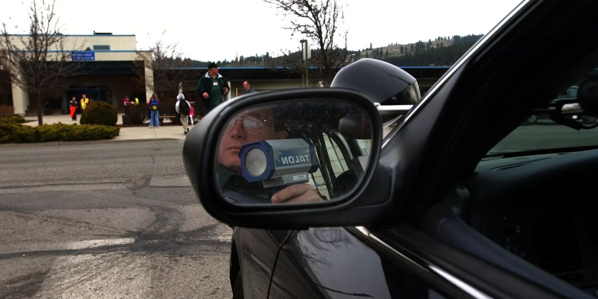 Spokane County officer dies assisting motorist