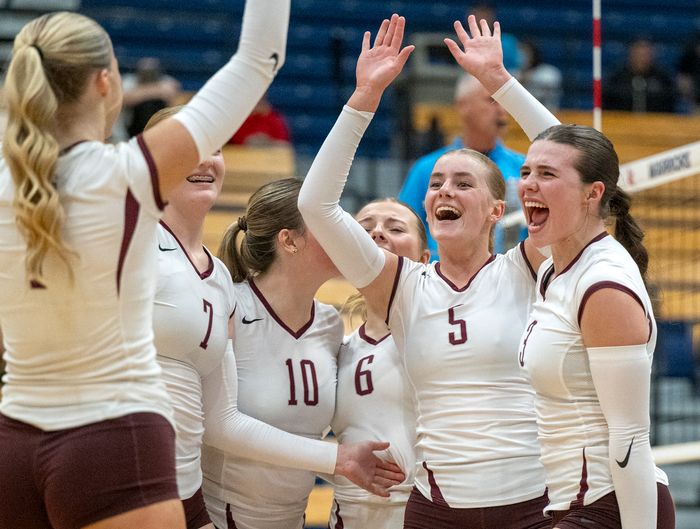 Kubs topple Trojan volleyball dynasty at Districts