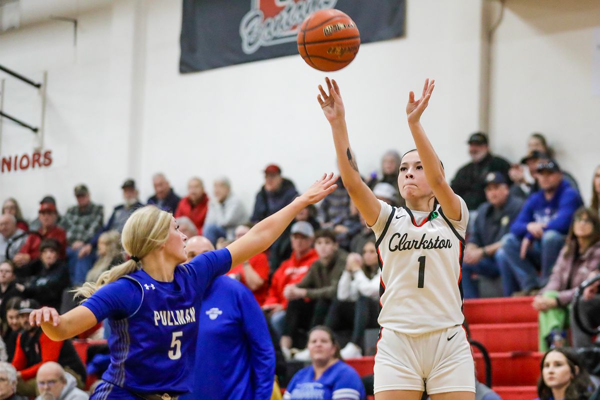 Clarkston girls roll past Pullman in semis, celebrate regula...