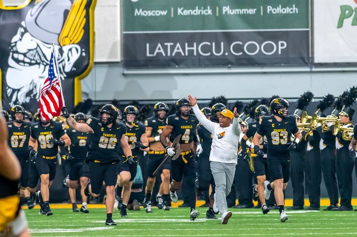 Vandals’ offense lifts them to 1st victory of Ford era