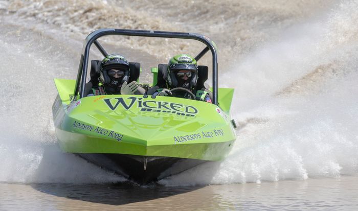 Sprint boat racing arrives with a splash