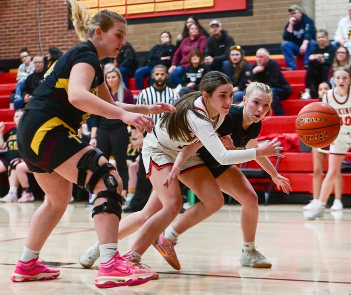 Vikings punch ticket to district title game, State with another domina...