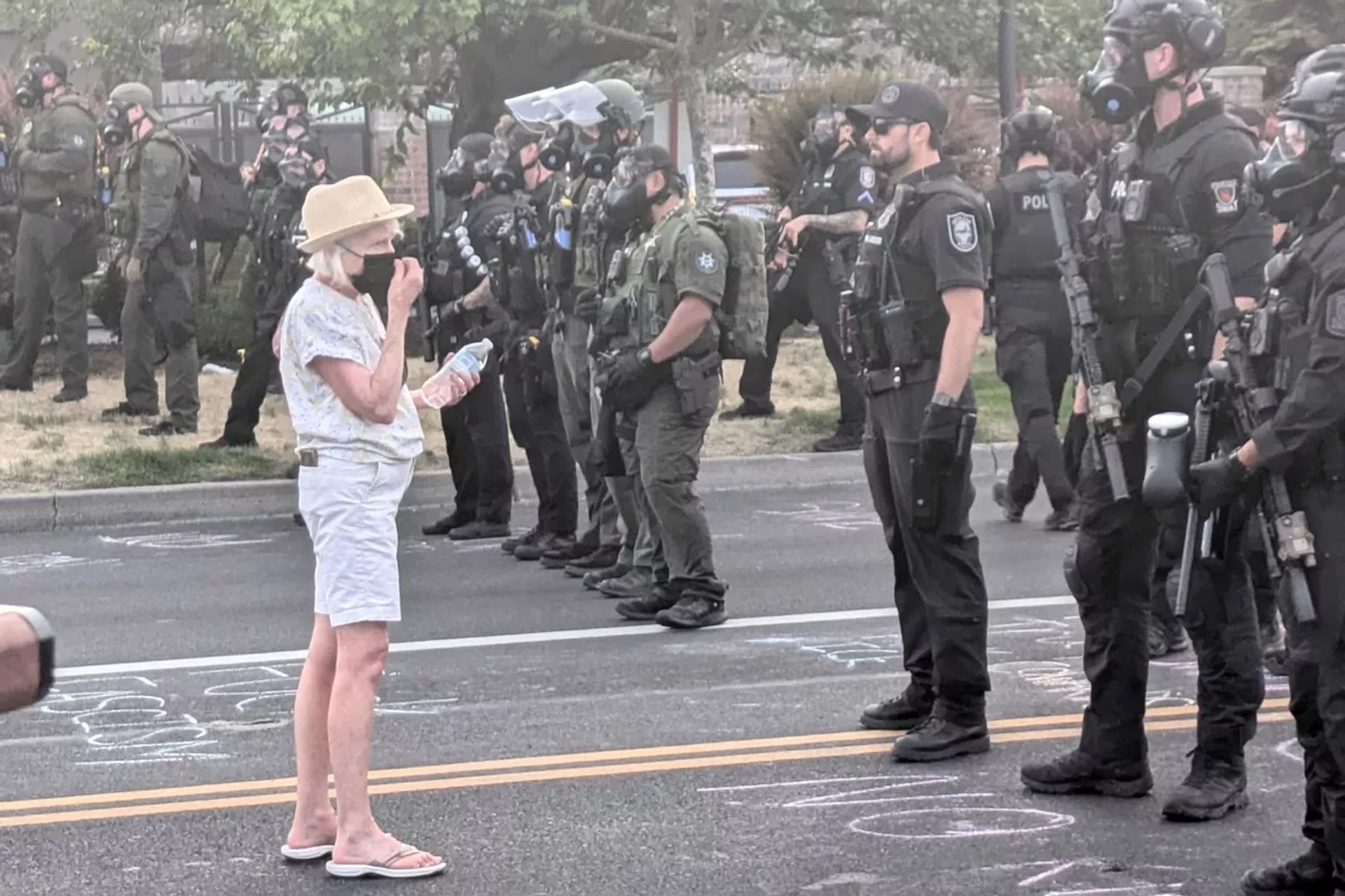 Protesters block Spokane immigration bus
