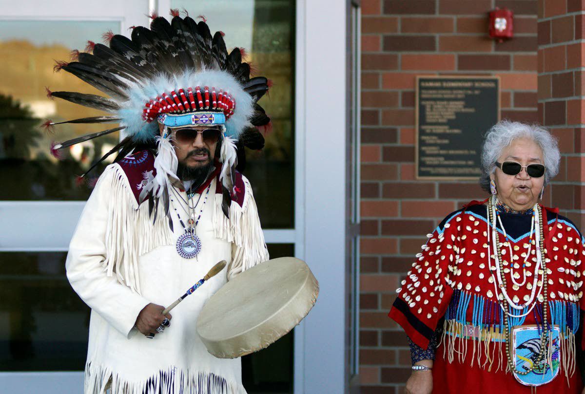 Pullman gathering sings praises of Kamiak Elementary School