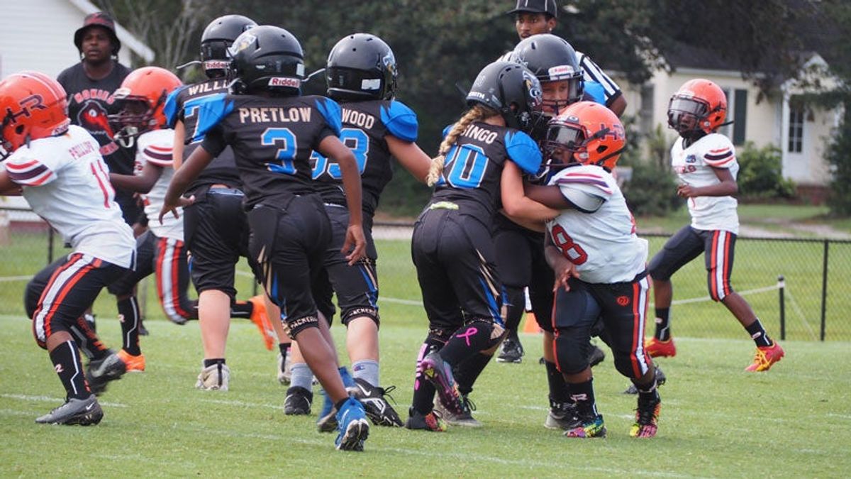 Gridiron girls: Female linebackers take the field in Smithfield