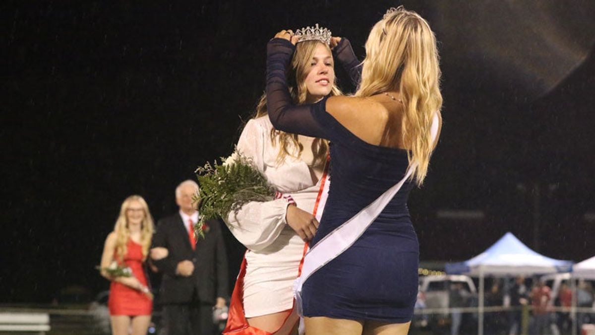 IWA gets its game on for homecoming