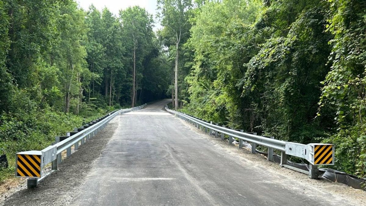New Longview Drive bridge opens