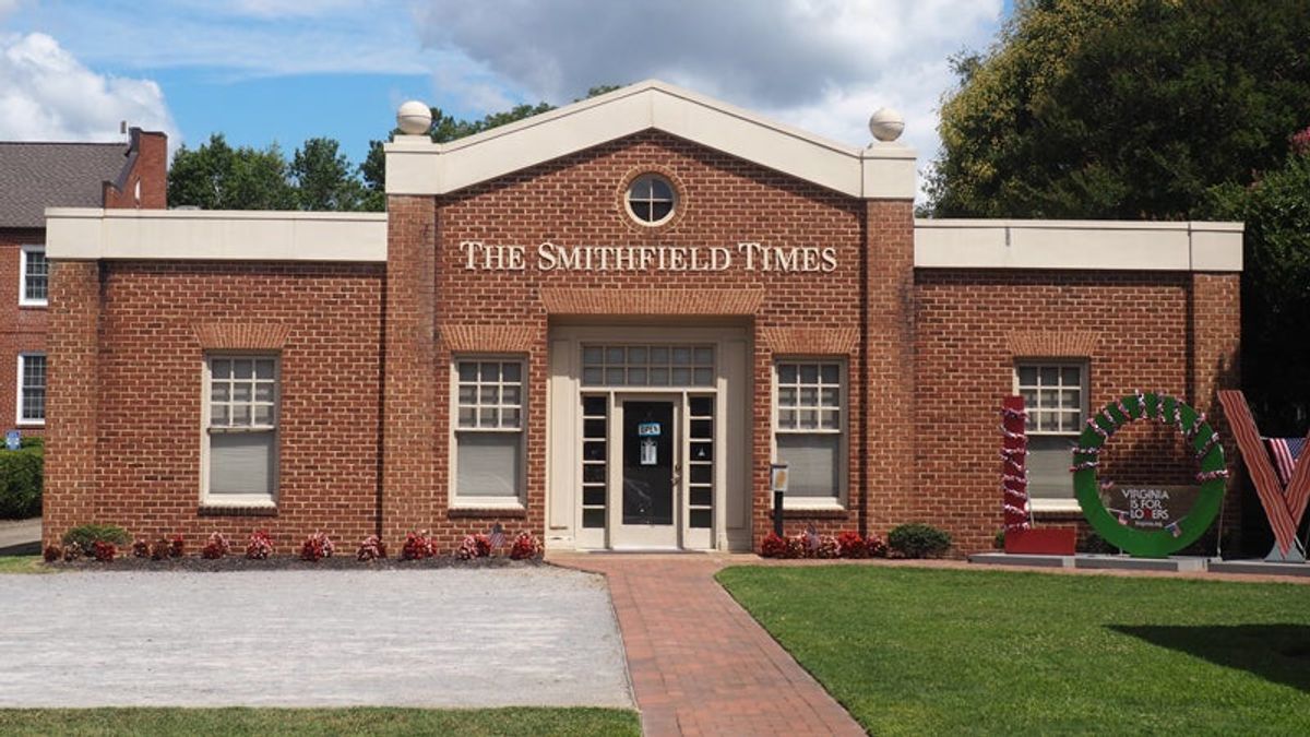 Publishers urge Town Council to sell Smithfield Times building back to...