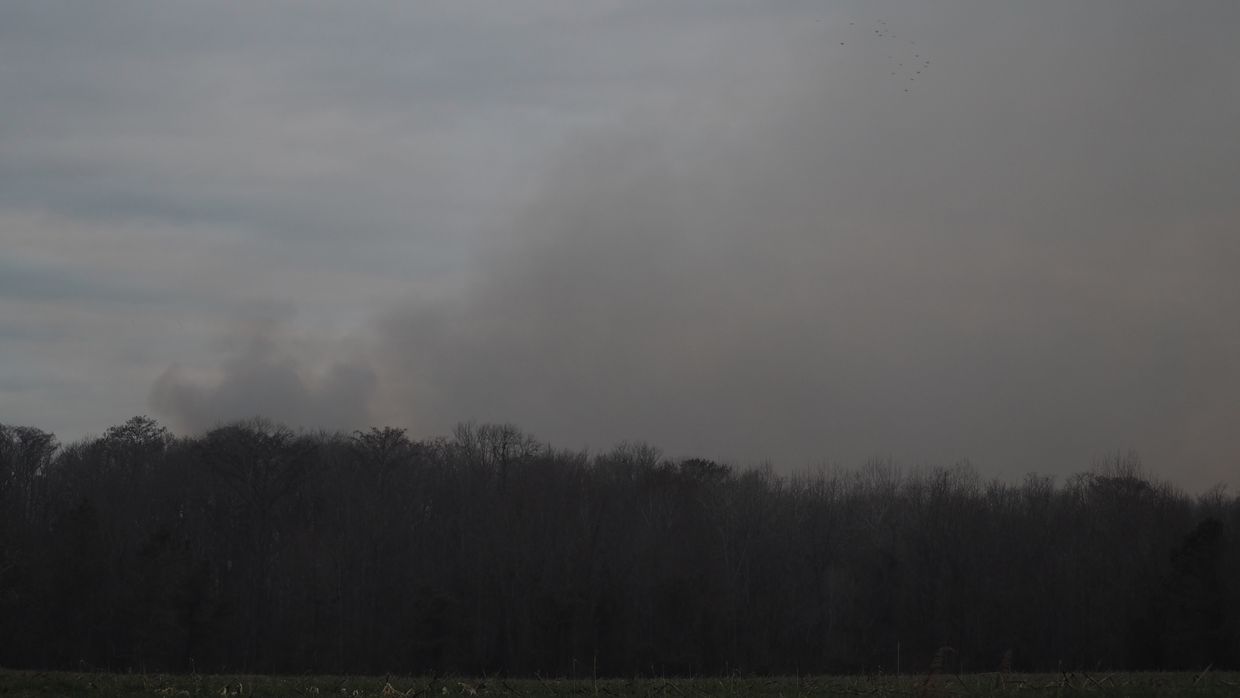 400-acre brush fire off Mill Swamp Road draws 75 firefighter...