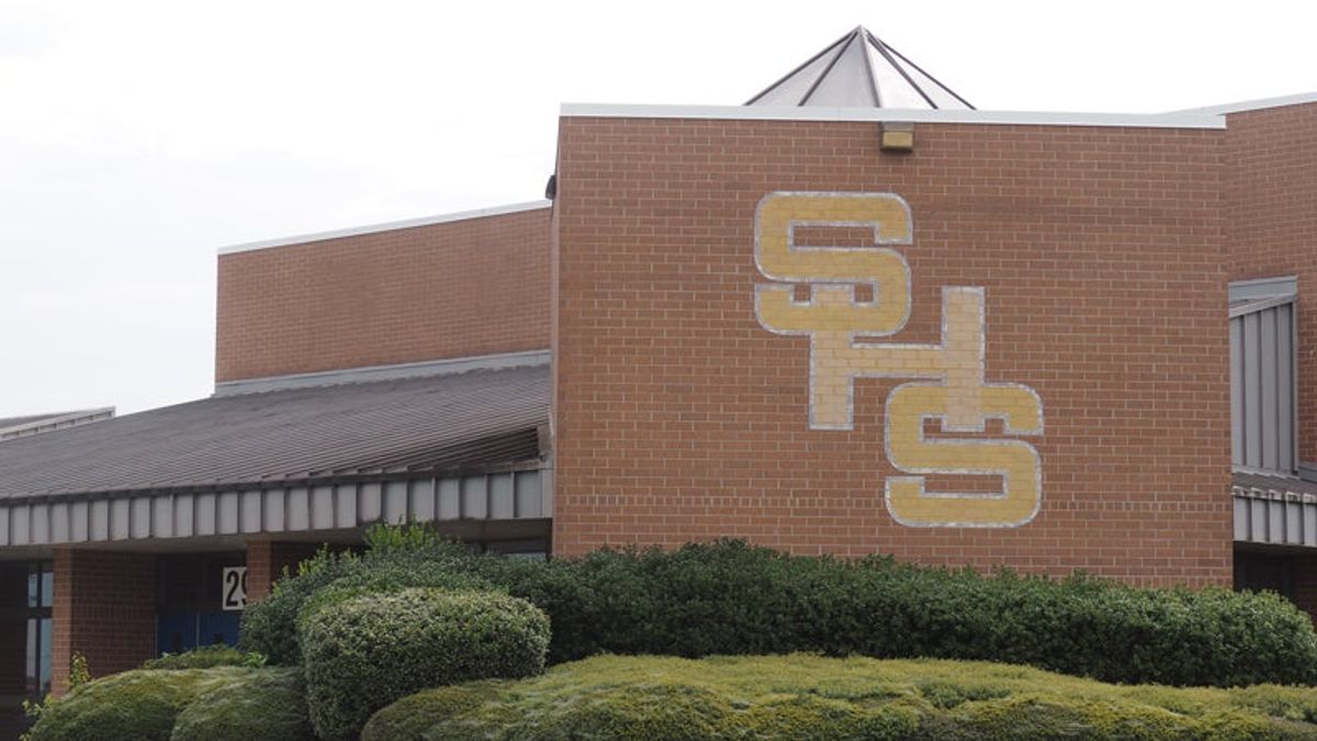 IWCS enrollment data shows Smithfield High School over capac...