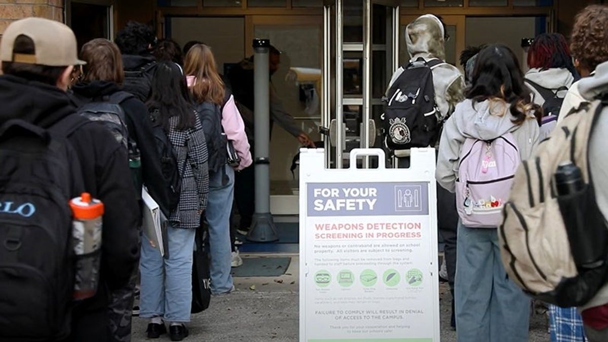 Weapon detection scanners debut at Smithfield, Windsor high ...