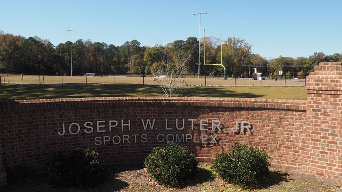 After closed-door discussion, Smithfield commits $1 million for Luter ...
