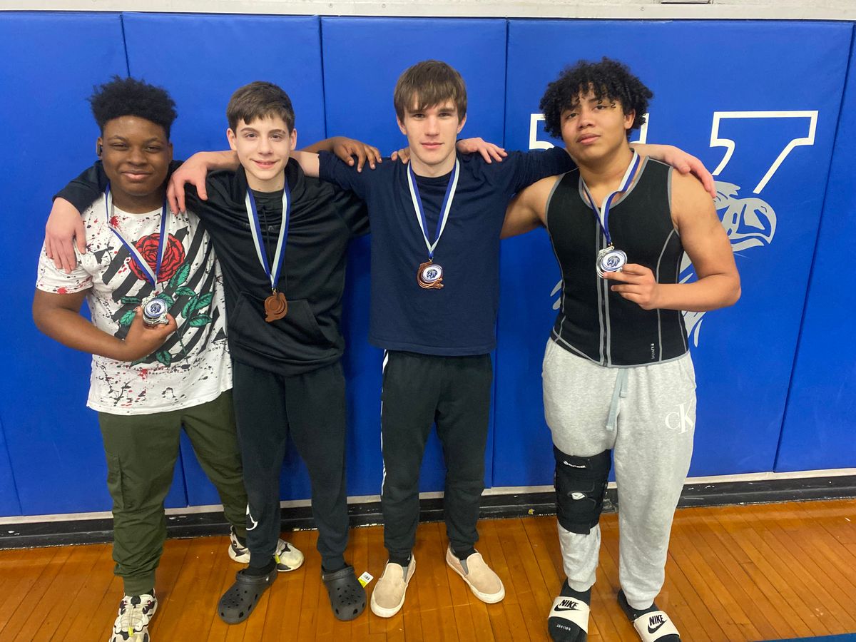 Four SHS wrestlers made medals stand