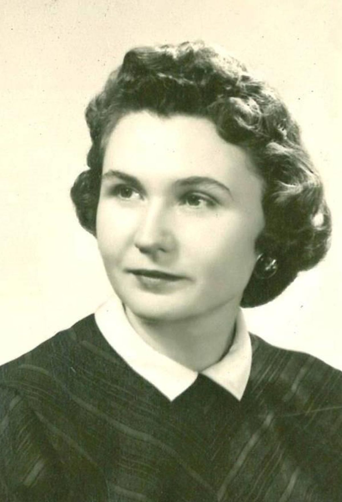 Elna Mae Holmes