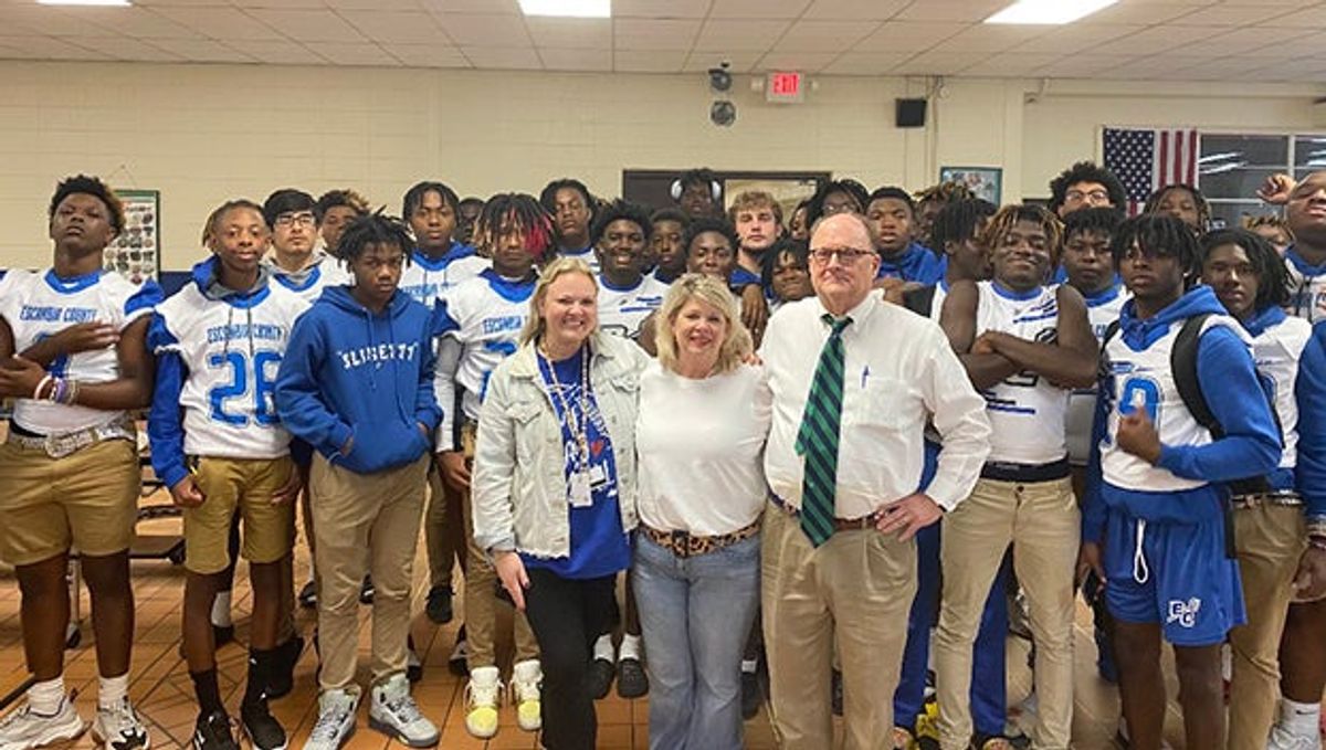Nichols family provide pre-game meal for ECHS football team