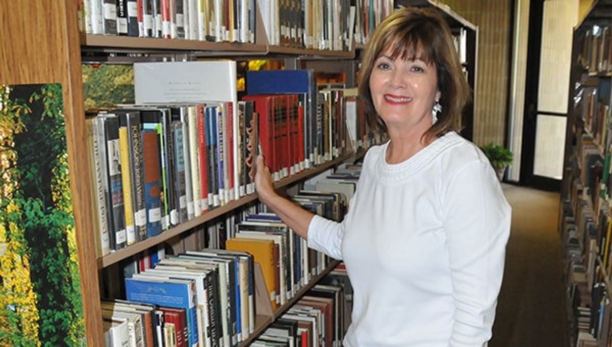 Library director to retire