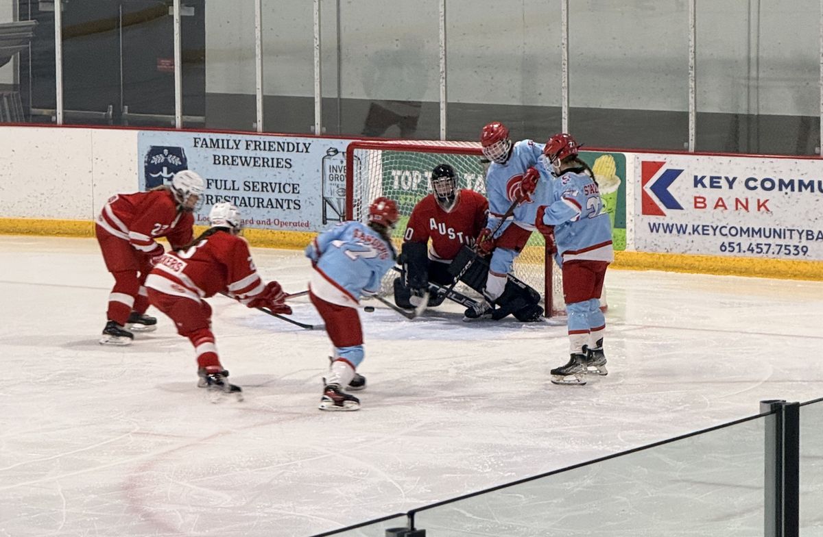 Packer girls hockey team shows fight, but fall short in Simley