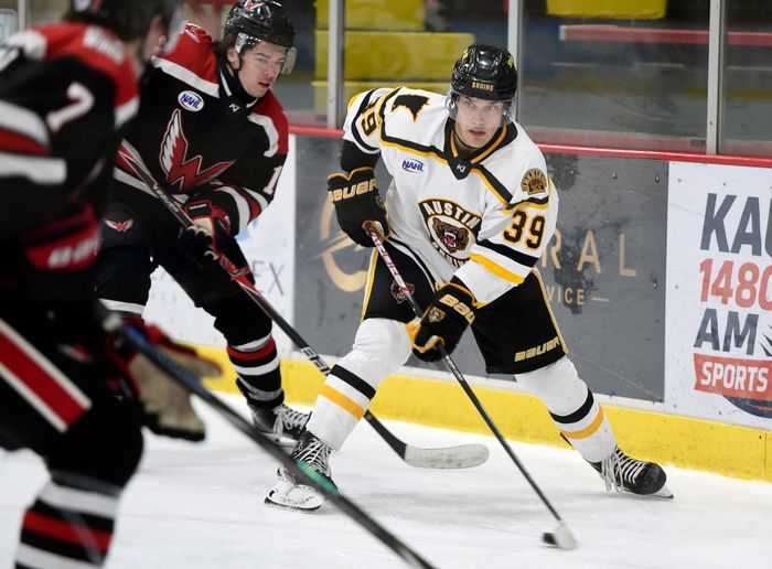 Bruins rally in the third to take down Wings