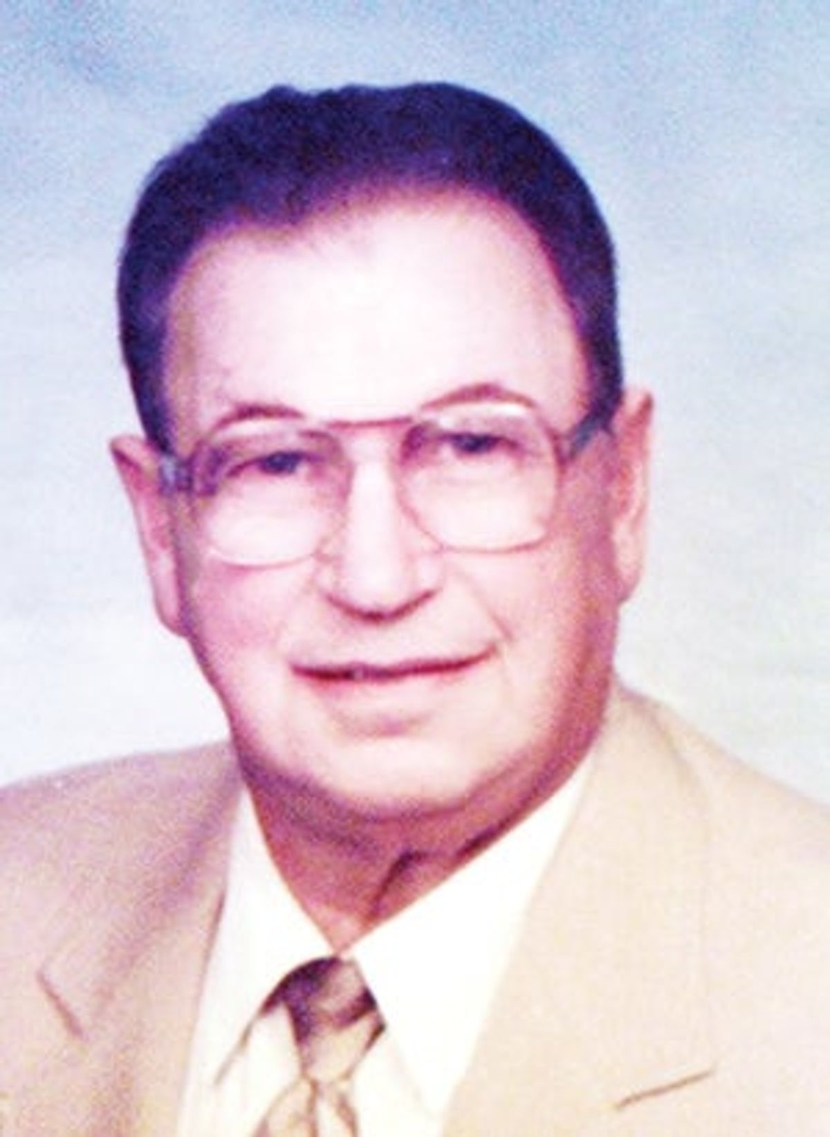 Emil Pechacek, 90, Owatonna