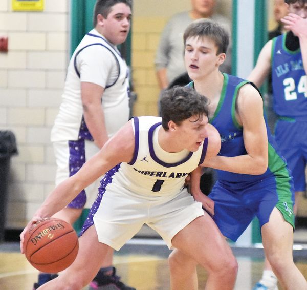 Superlarks block out the crowd, use late surge to beat Athletics