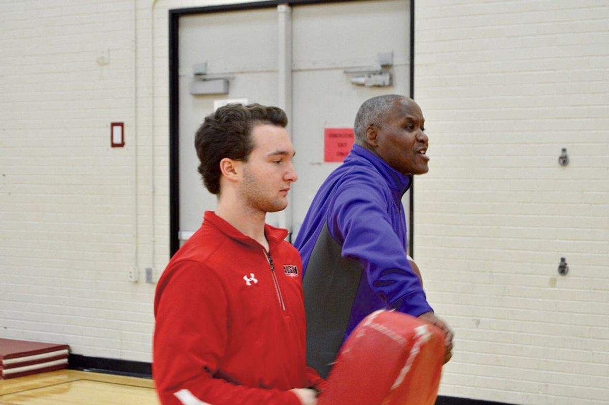 Football: Austin's Hagan learns from a former Minnesota Viking