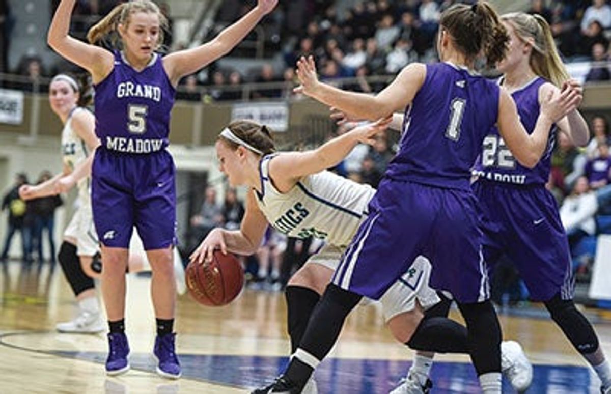 Lyle-Pacelli girls power past Superlarks