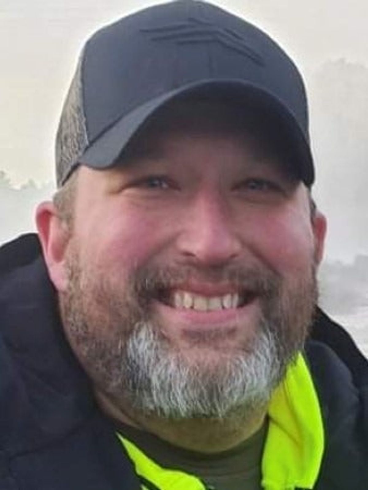 Mikael Jon Sauer, 40