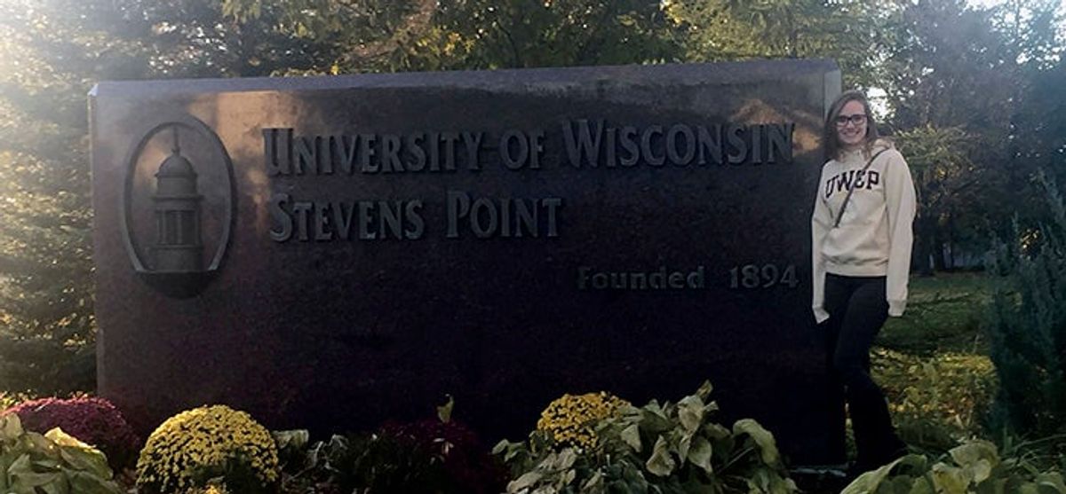 Passion for swimming: Austin's Kelly will swim at UW-Stevens Point