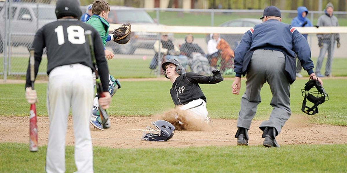 Awesome Blossoms open strong to beat Lyle-Pacelli