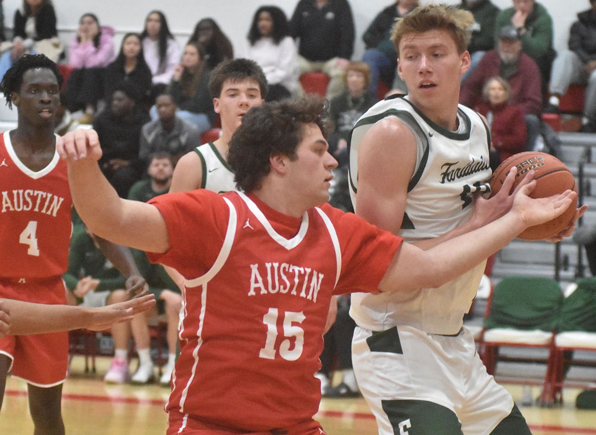 Omot twins grind it out on defense as Packers pounce on Falcons