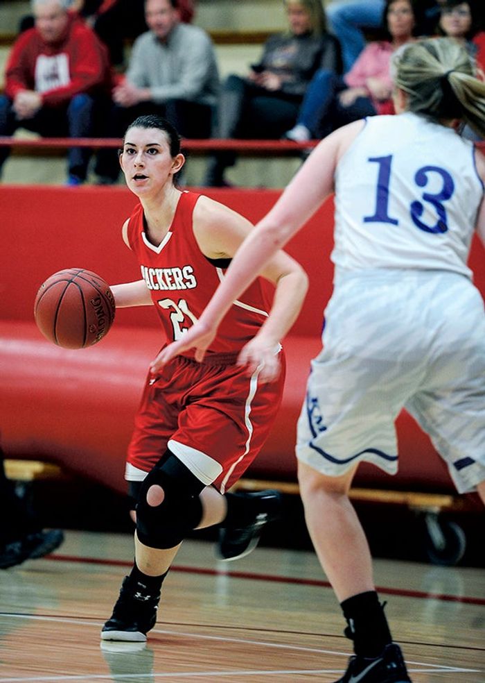 KoMets take down Packer girls basketball team