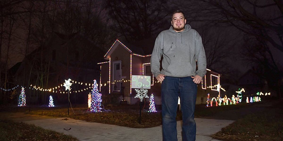 Lights in motion: David Miller gives Austin residents an unf...