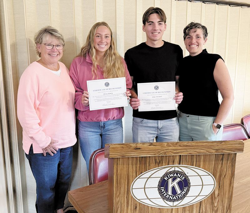In Your Community: Early Risers Kiwanis present scholarships