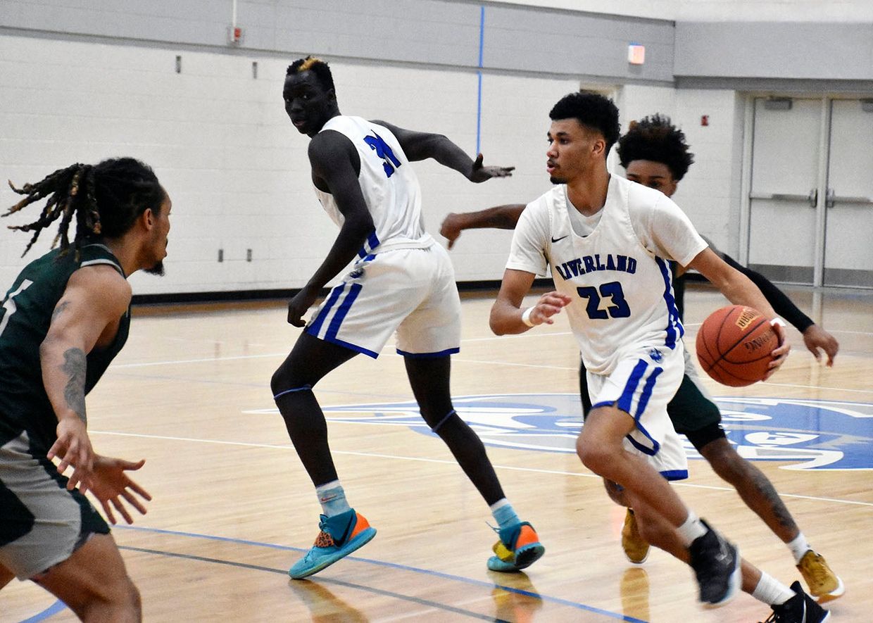 Blue Devil men hold off St. Cloud Tech at home