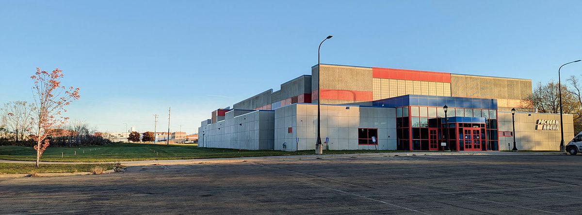 Council agrees to help fund relocation of outdoor hockey rin...