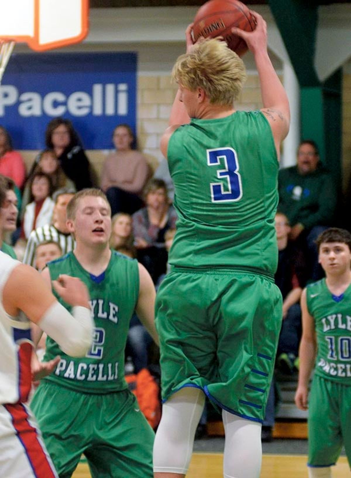 Boys basketball: Southland edges out Lyle-Pacelli