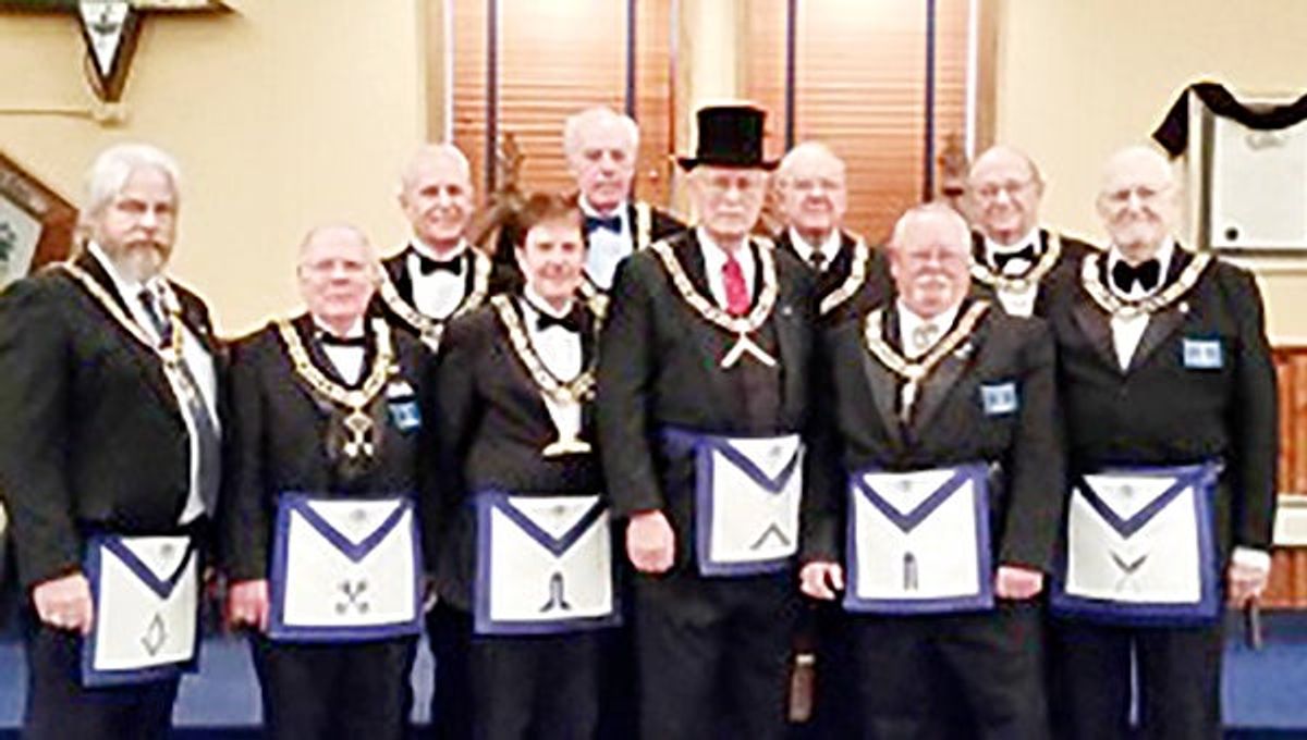 Masons install officers
