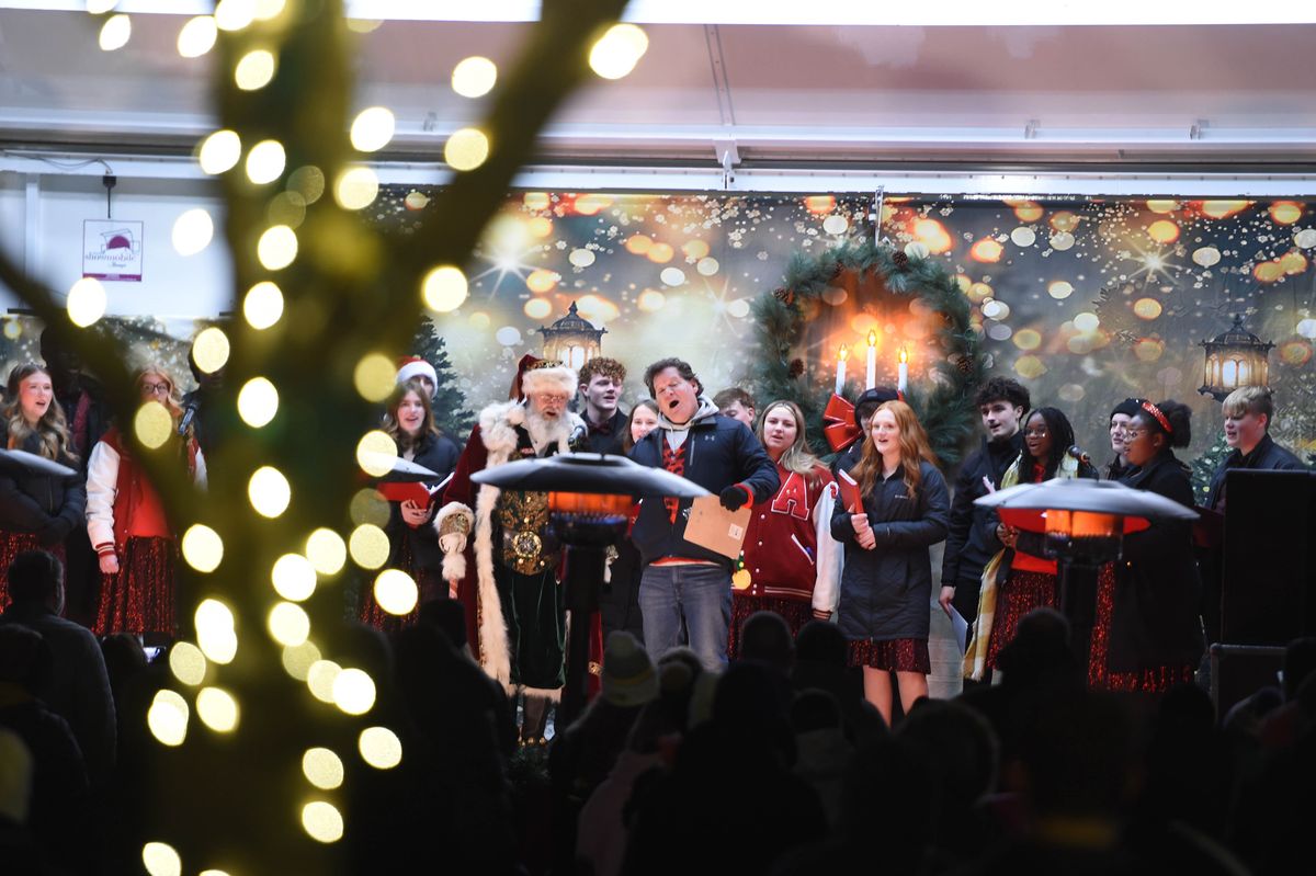 PHOTOS: Austin rings in the holidays with Hometown Christmas